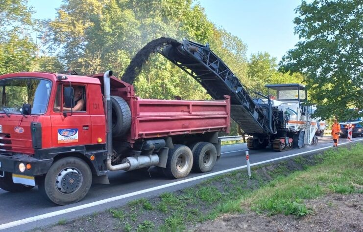 Silnici I/55 v břeclavské části Poštorná v Hraniční ulici začneme ... Silnici I/55 v břeclavské části Poštorná v Hraniční ulici začneme ...