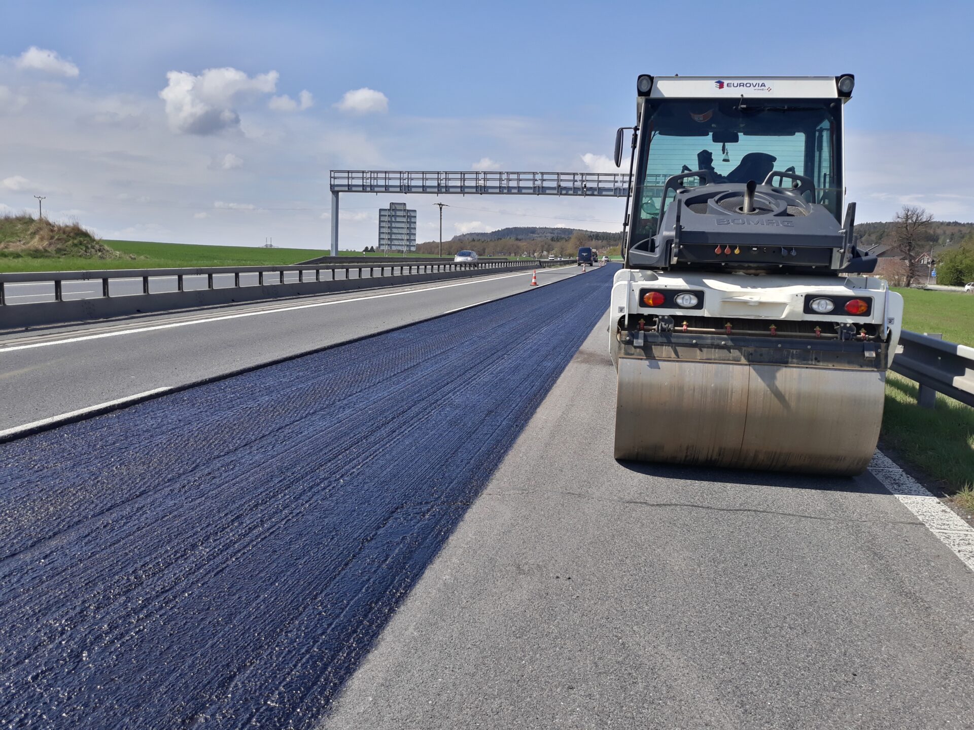 D6 oprava vozovky u Nového Strašecí - Ředitelství silnic a dálnic s. p. pro Středočeský kraj